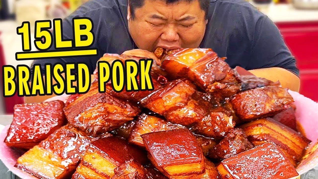 Treating the guests with 10 pounds of braised pork, Brother Monkey made ...