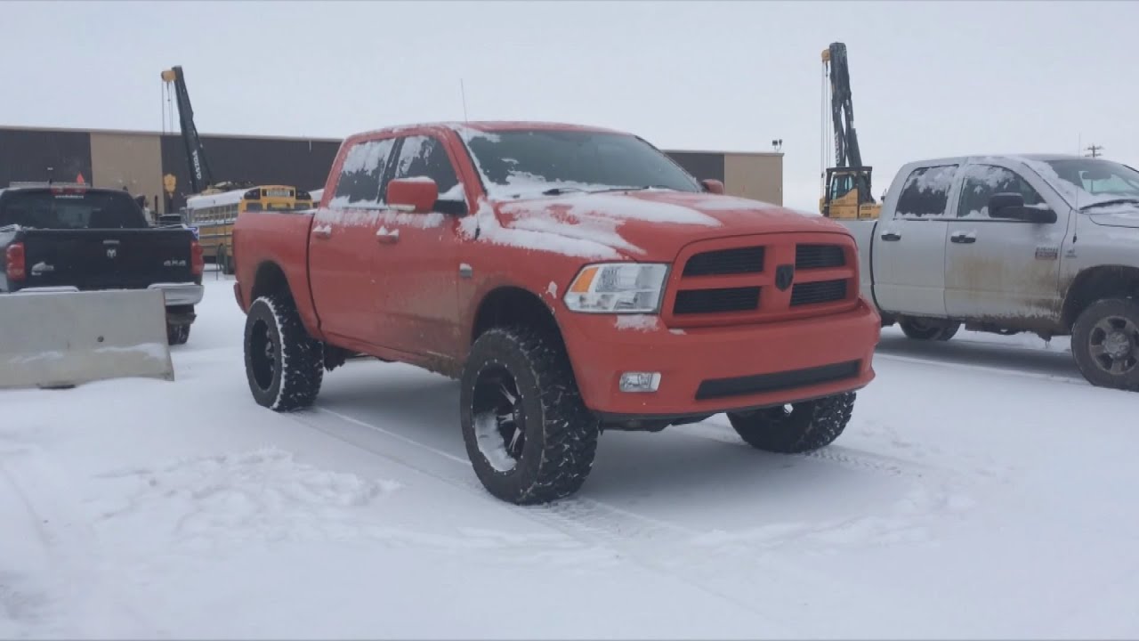 Red Dodge RAM 1500 In The Snow - YouTube