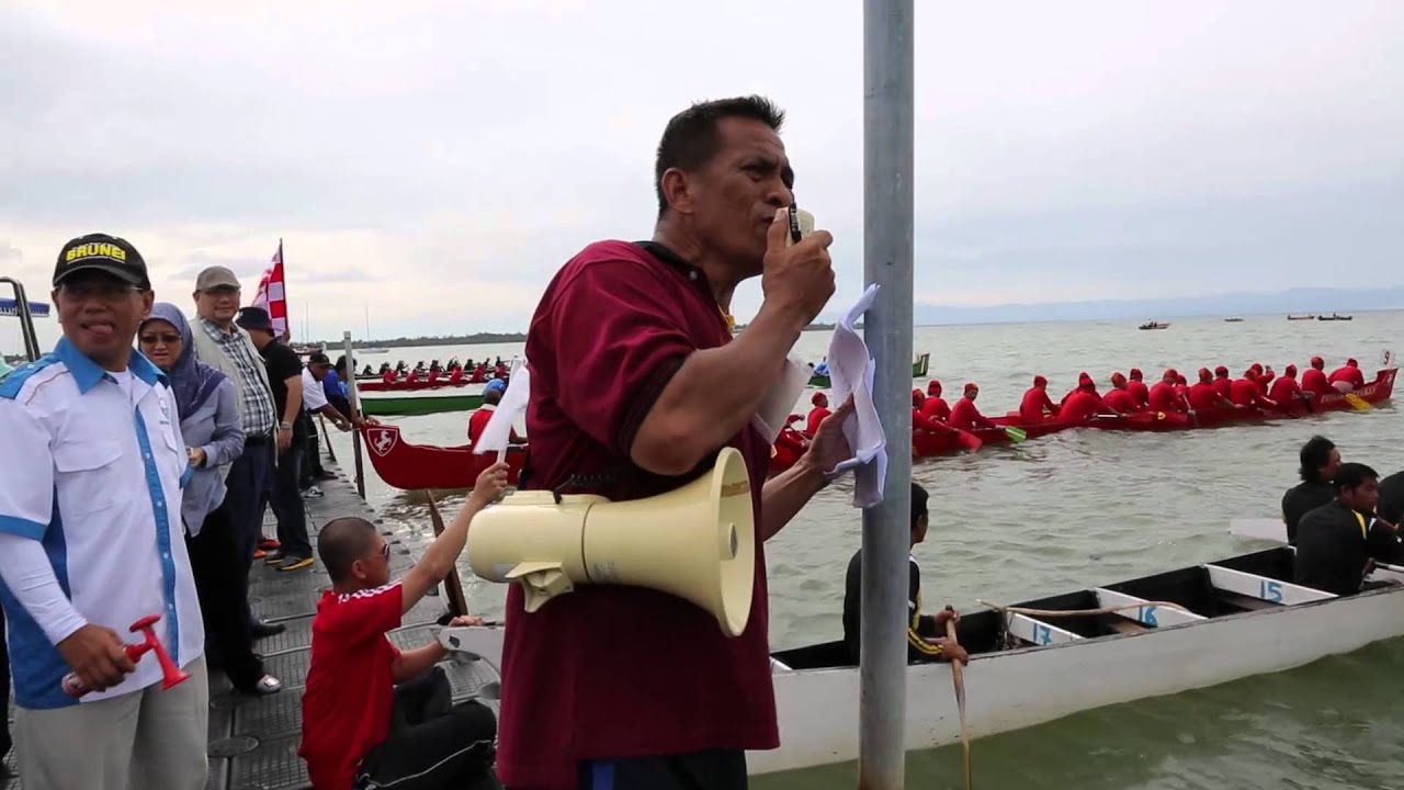 Brunei Traditional Boat Race - YouTube