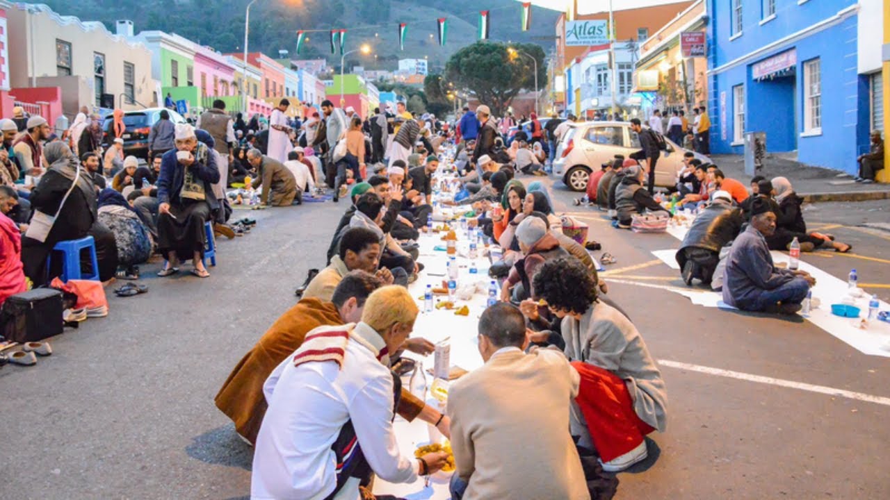 Massive street boeka in New Horizons this weekend. - YouTube