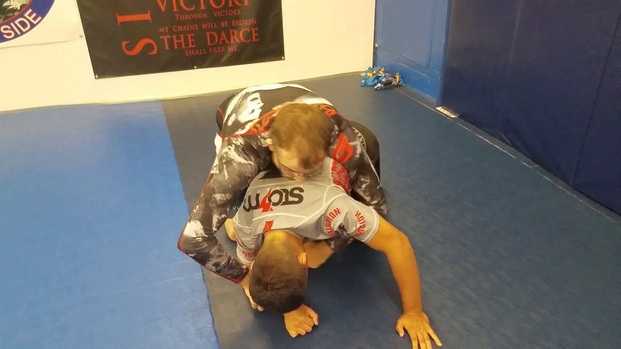 Leg pin to toe hold - YouTube