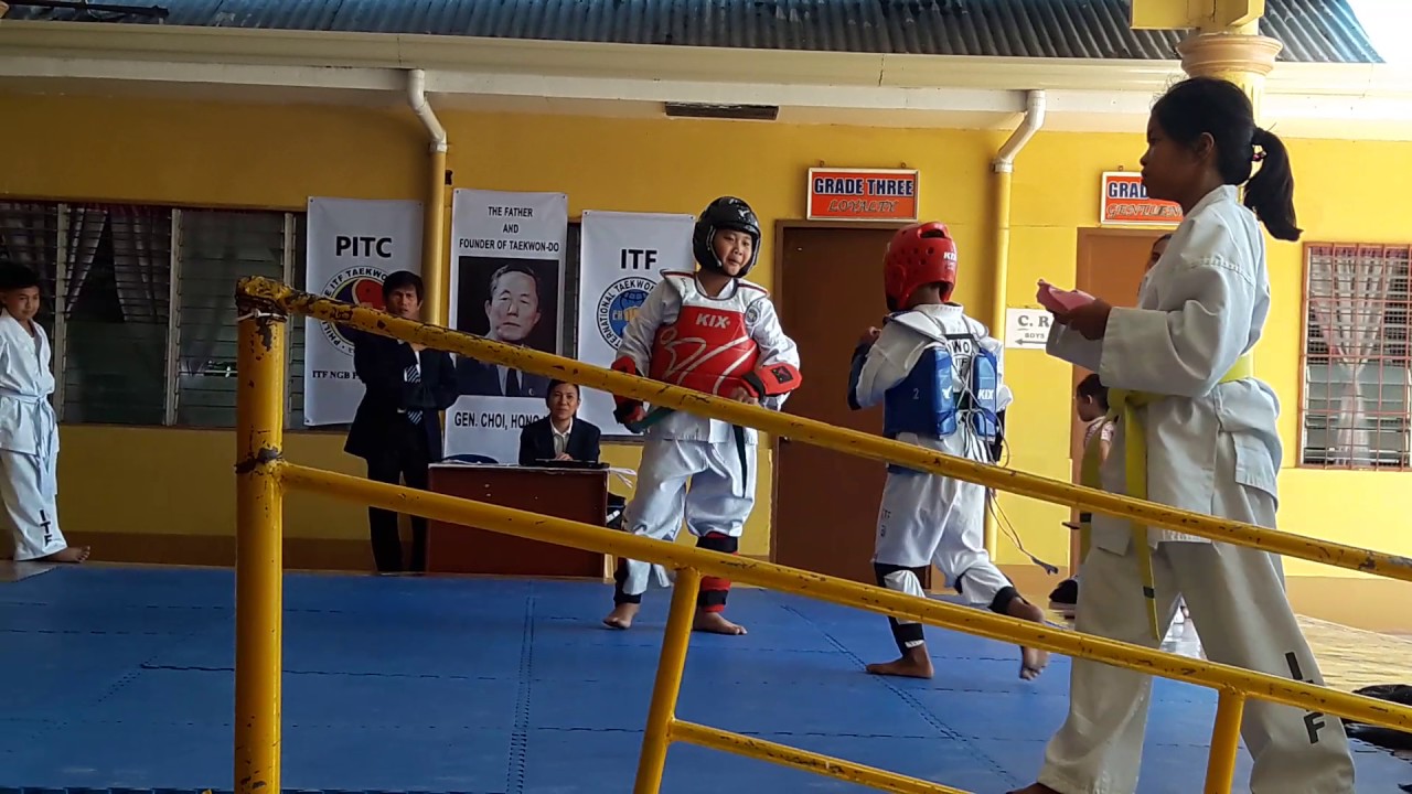 Taekwondo fighting ITF - YouTube