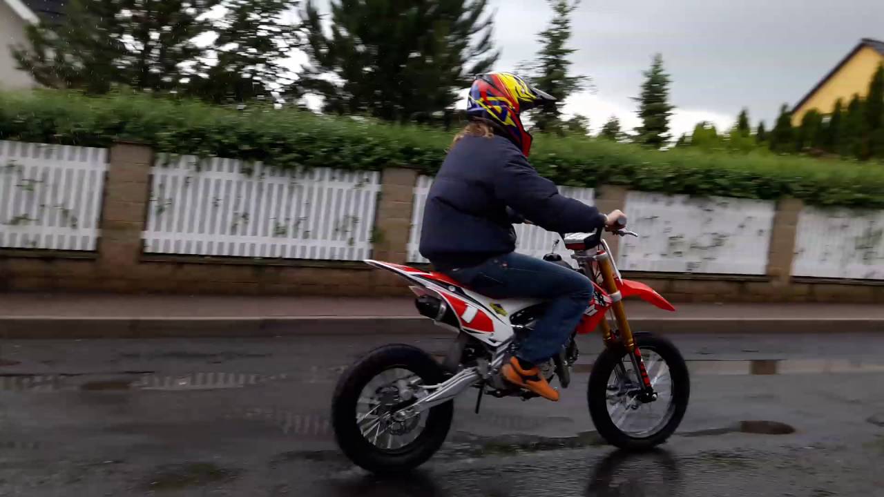 WPB RACE 140 STOMP - YouTube