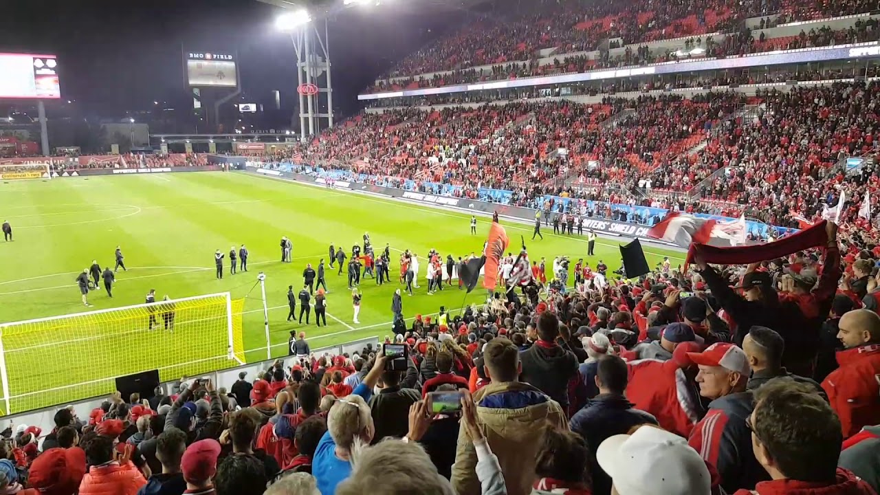 Toronto FC- Post game drumming after TFC win the Supporter Shield - YouTube