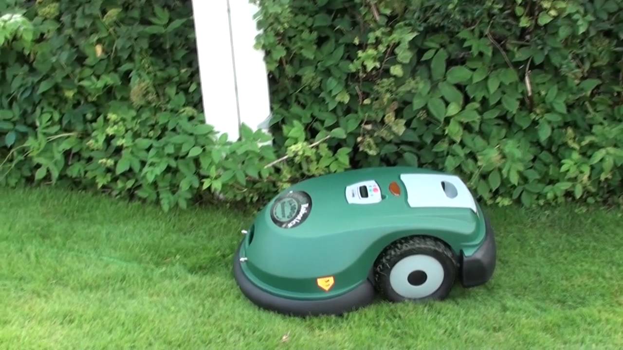 Robomow RL1000 , robot Lawnmower - YouTube
