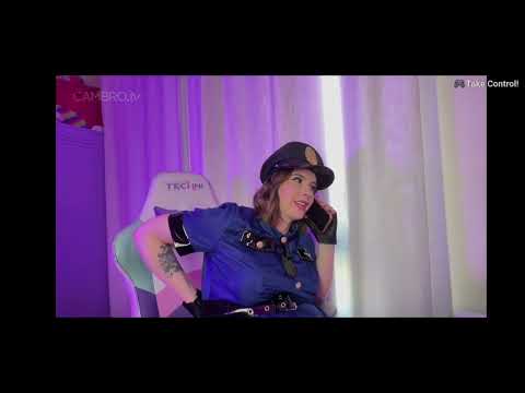 pregant Officer Dc Geting contractions while at work
