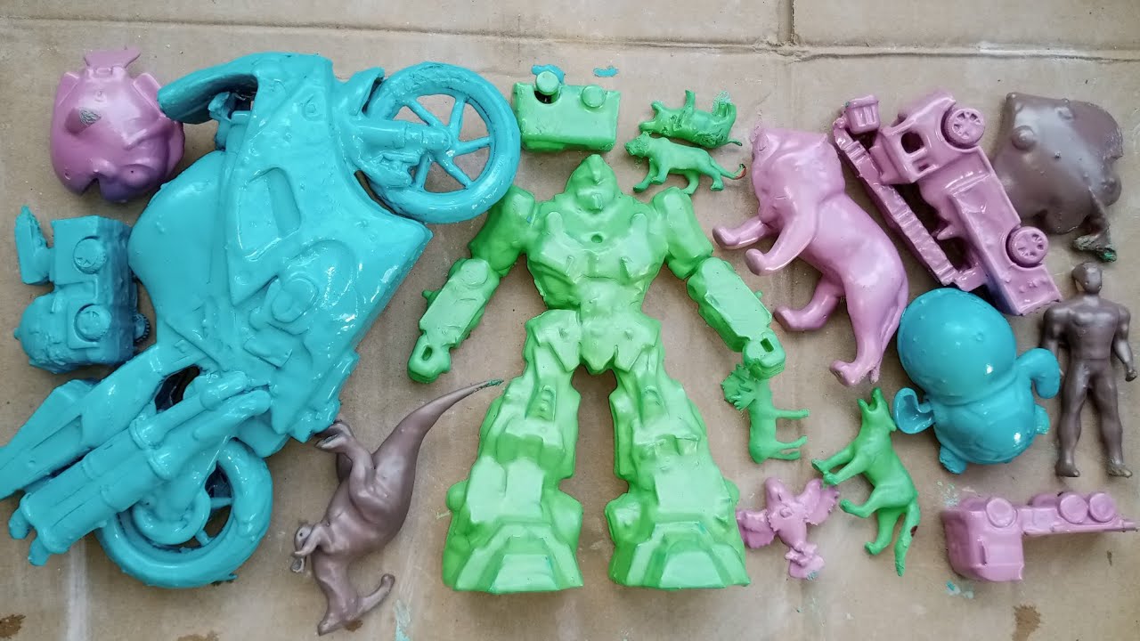 membersihkan mainan,motor,kura kura,robot,dinosaurus,truck,truk pemadam ...