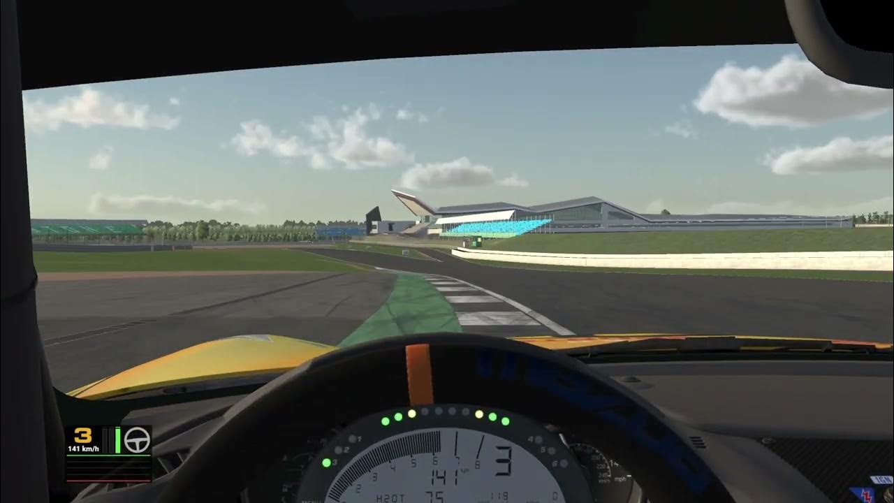 iRacing Onboard Lap: Mazda MX-5 at Silverstone International 25S1 Advanced Mazda - YouTube