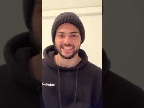 Noah Centineo singing in Spanish. IG live Instagram 2020