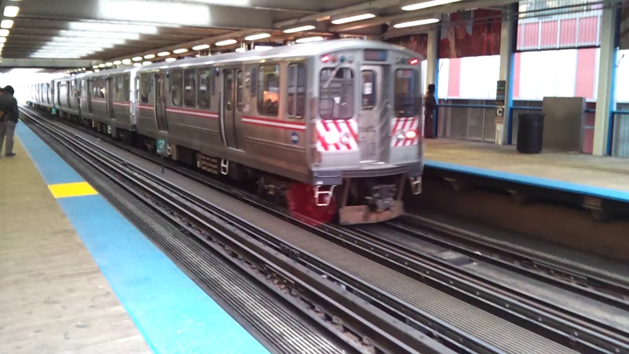 CTA Purple Line Arriving At Clark/Lake (2013) - YouTube