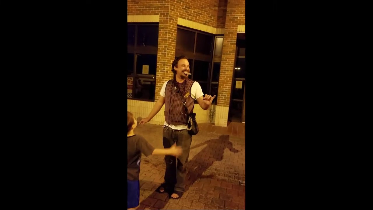 [Street Performance] Magician playing magic tricks on street - YouTube