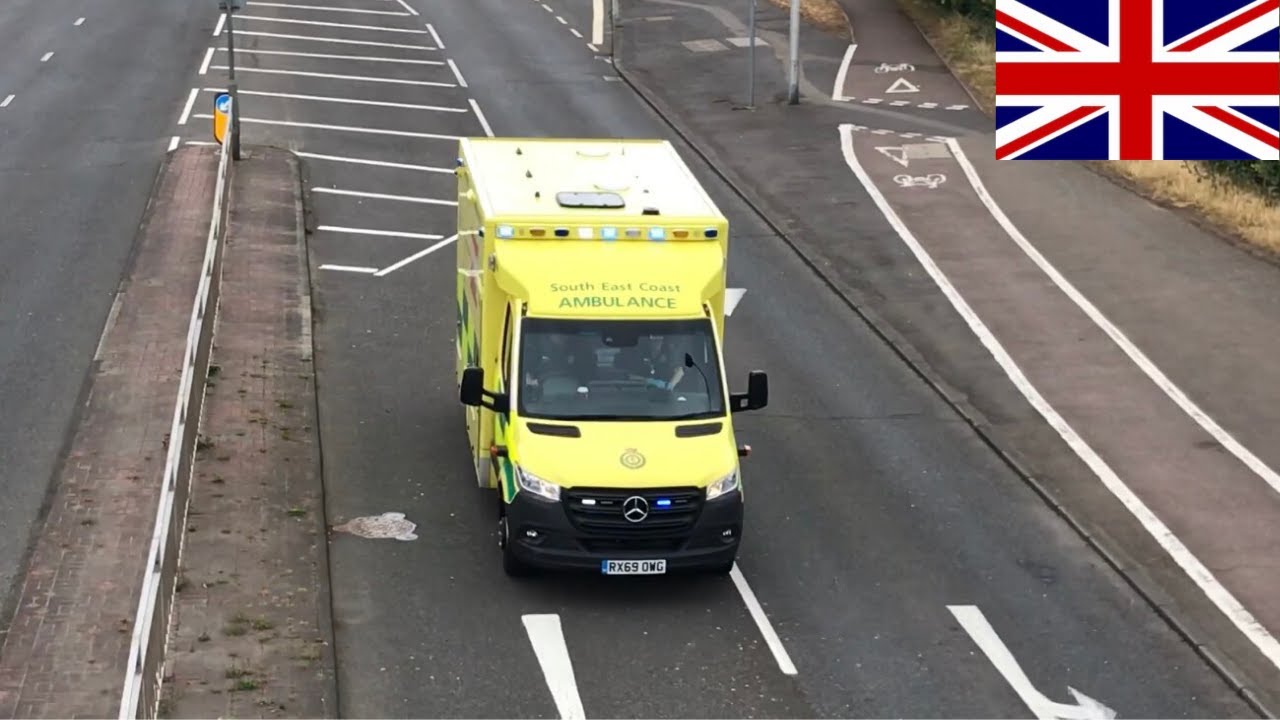 SECAmb [South East Coast Ambulance Service] Responding in Rainham Kent ...