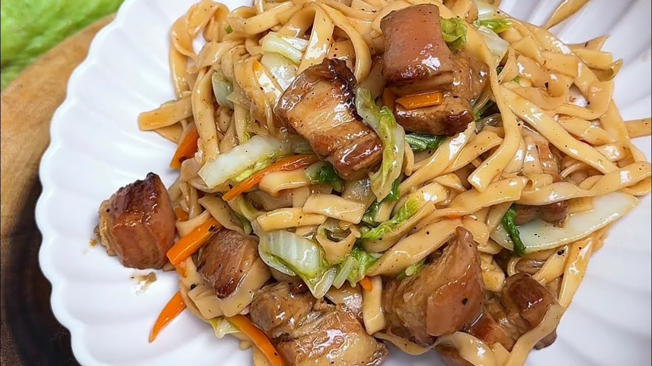 Dried Miki Guisado | Pancit Miki | Cooking with Mukbang - YouTube