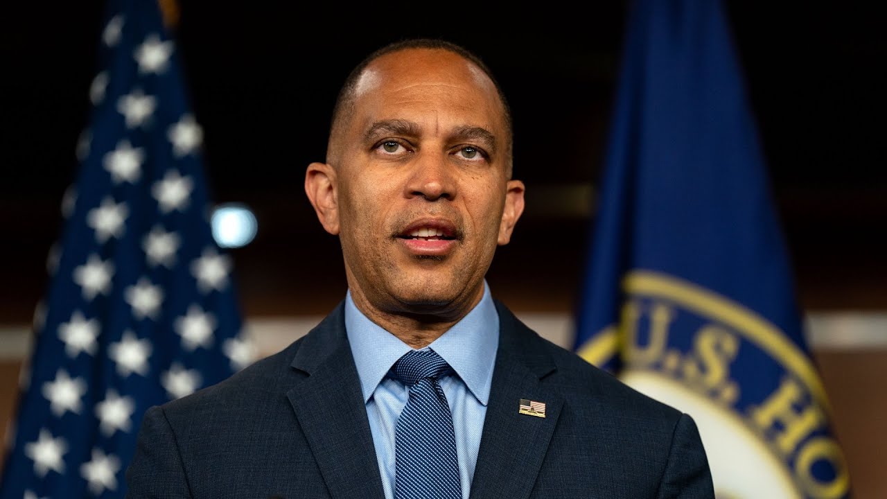 LIVE: Democratic Leader Holds Press Conference on Ongoing Shutdown ...