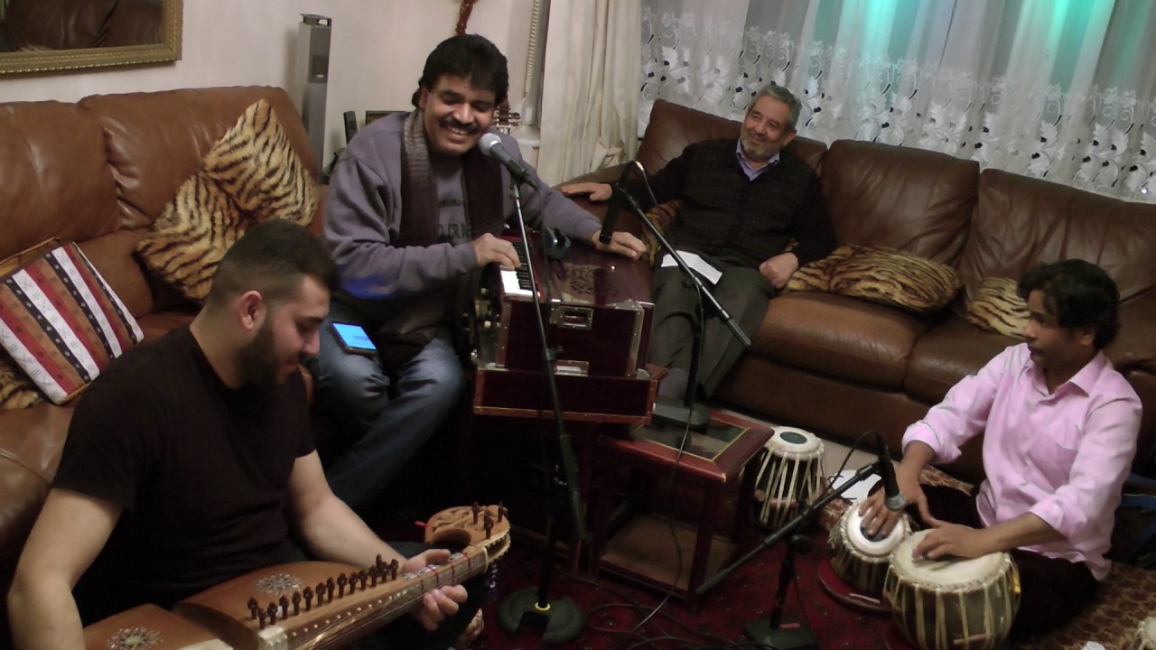 Ustad Ghulam Abbas Khan with Saphwat Simab at home in London - Raag ...