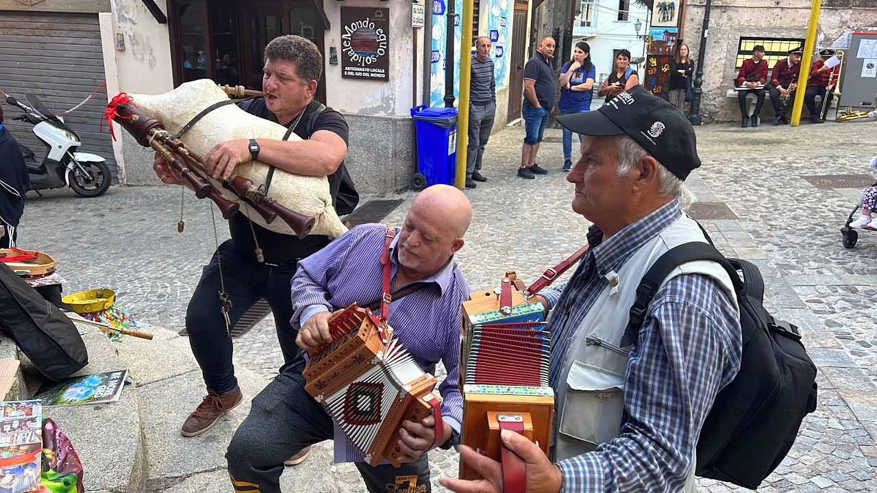 Riace: i Pellegrini onorano i santi Medici Cosma e Damiano con la ...