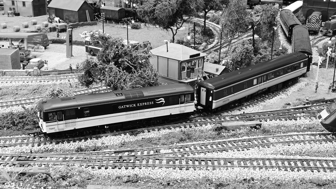 Class 73, 73207 with a DVT 43013 (With Narration and Facts) passing ...