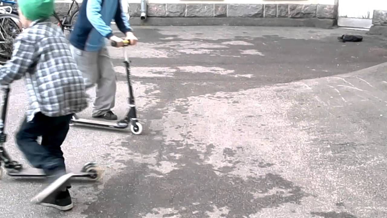 Zombie scooter - YouTube
