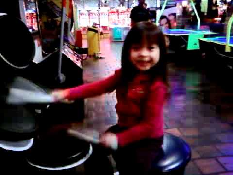 little drummer girl - lucy vang - YouTube