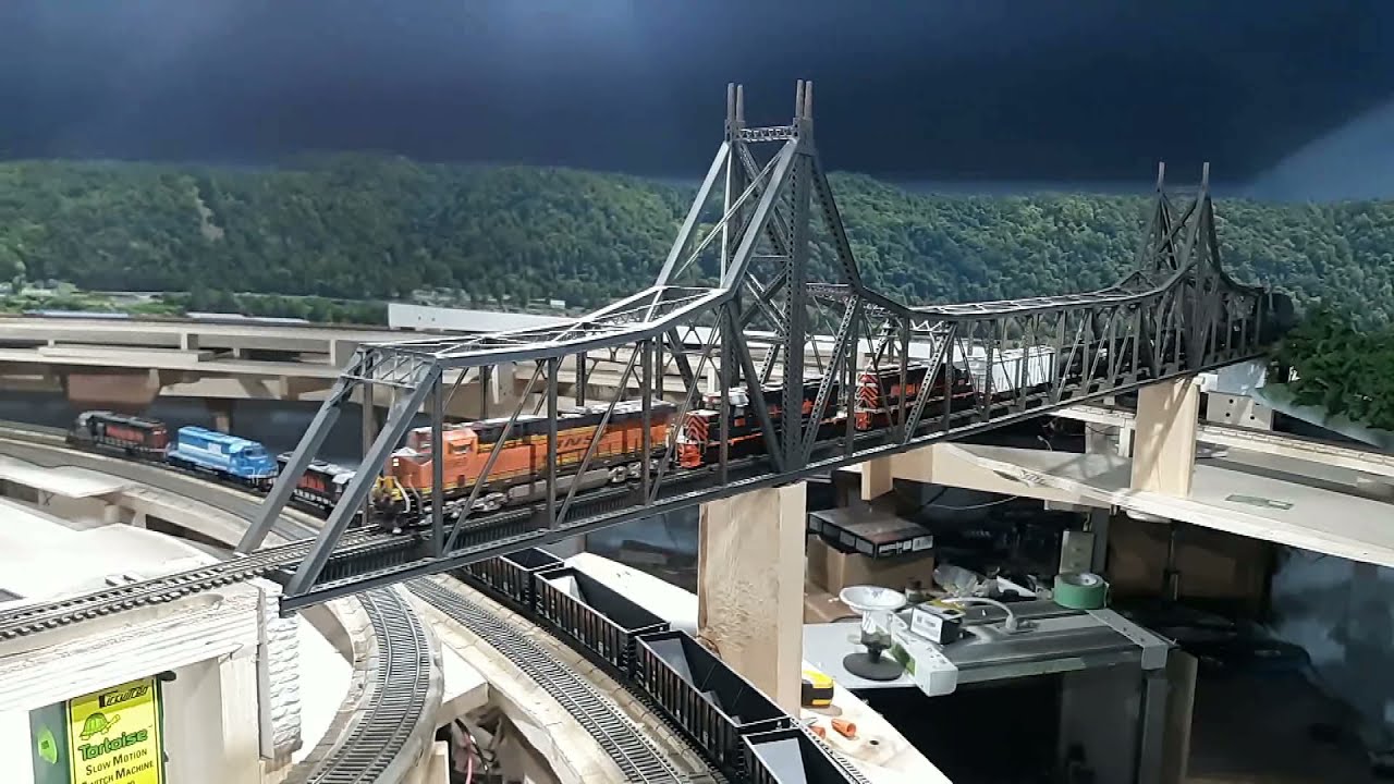 Two trains over the Wabash bridge at Mingo Jct. - YouTube