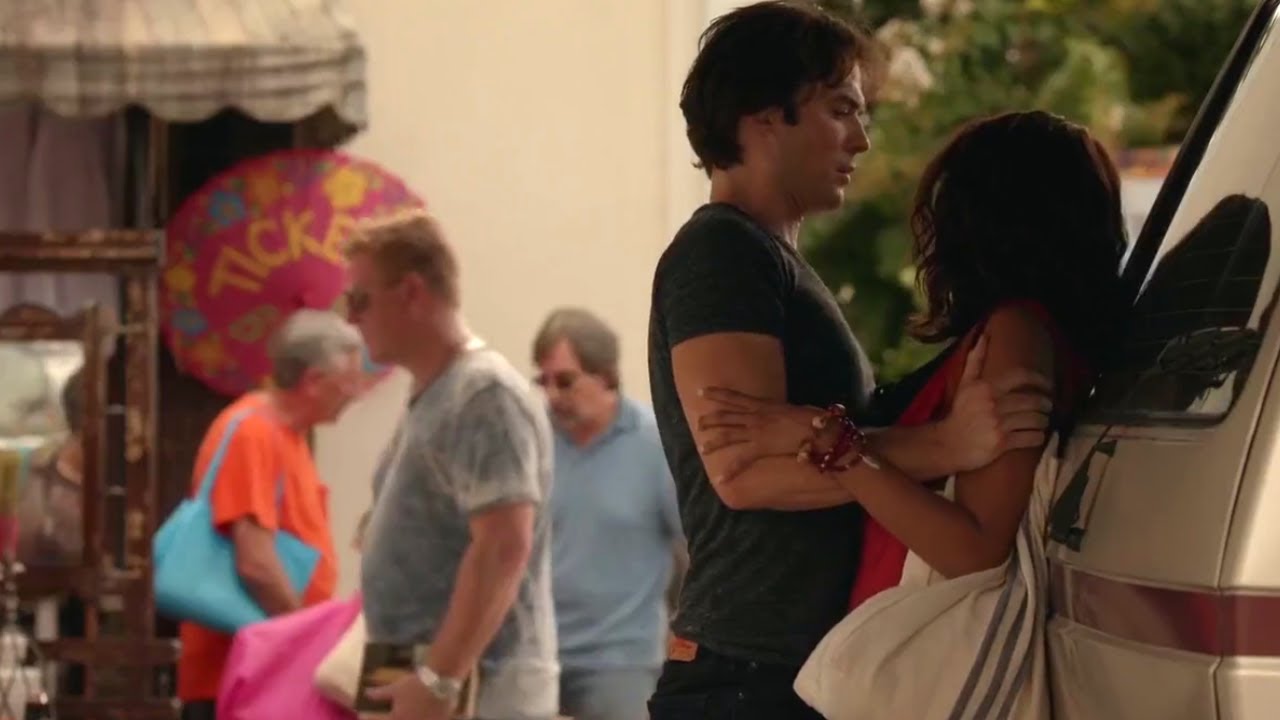 The Vampire Diaries 7x1 - Damon salva Bonnie de ser atropelada, ''e ...