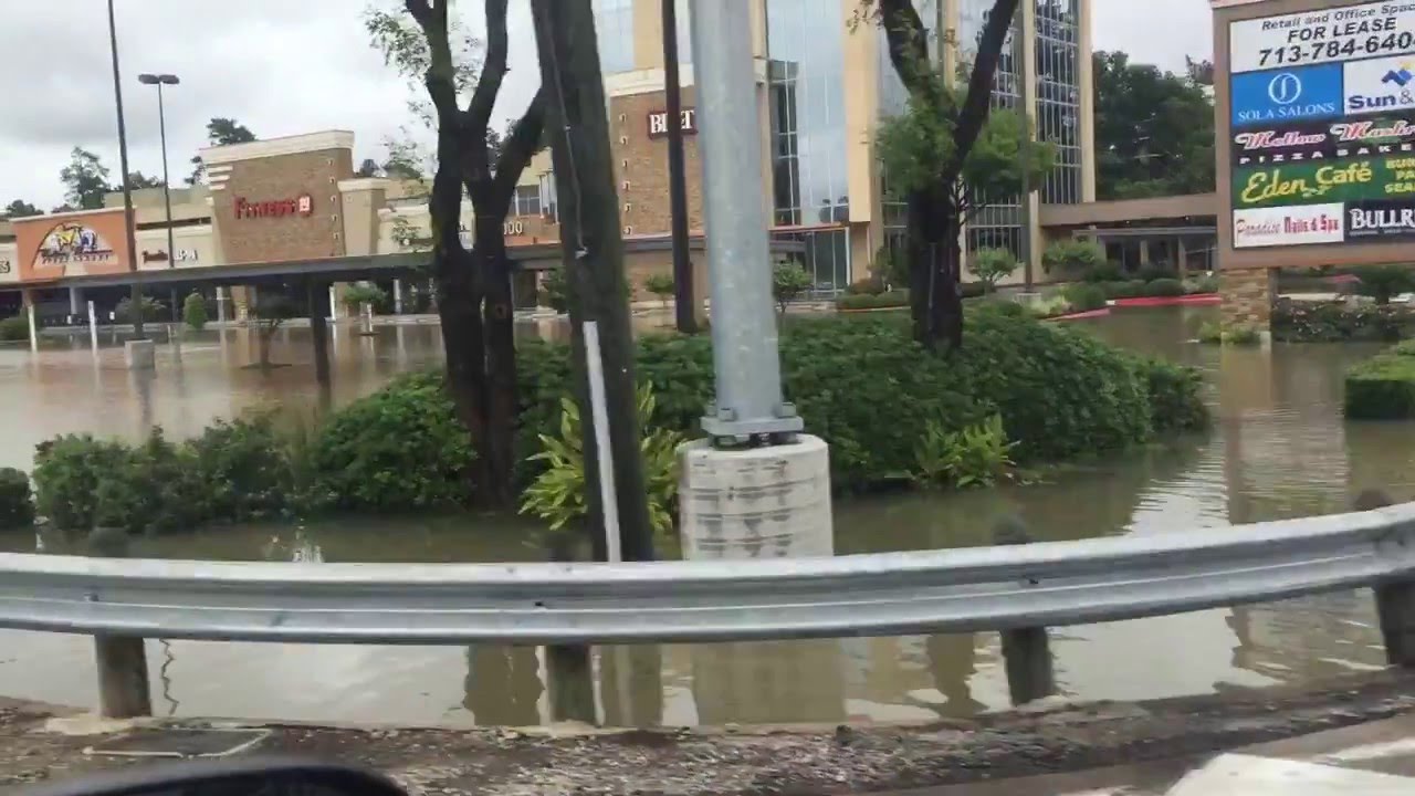 Bad Weather: 4/18/16 Flooding in Spring, Texas - video 2 - YouTube