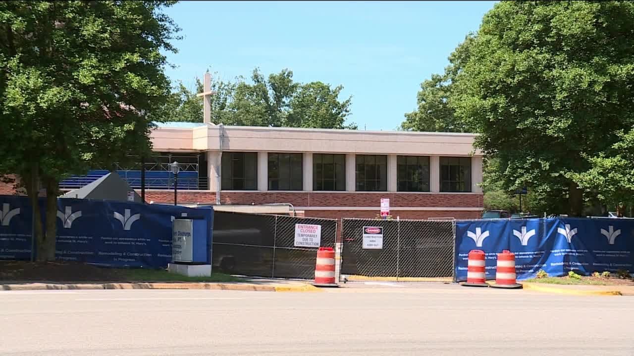 What sources say officers were doing when inmate Naseem Roulack escaped ...