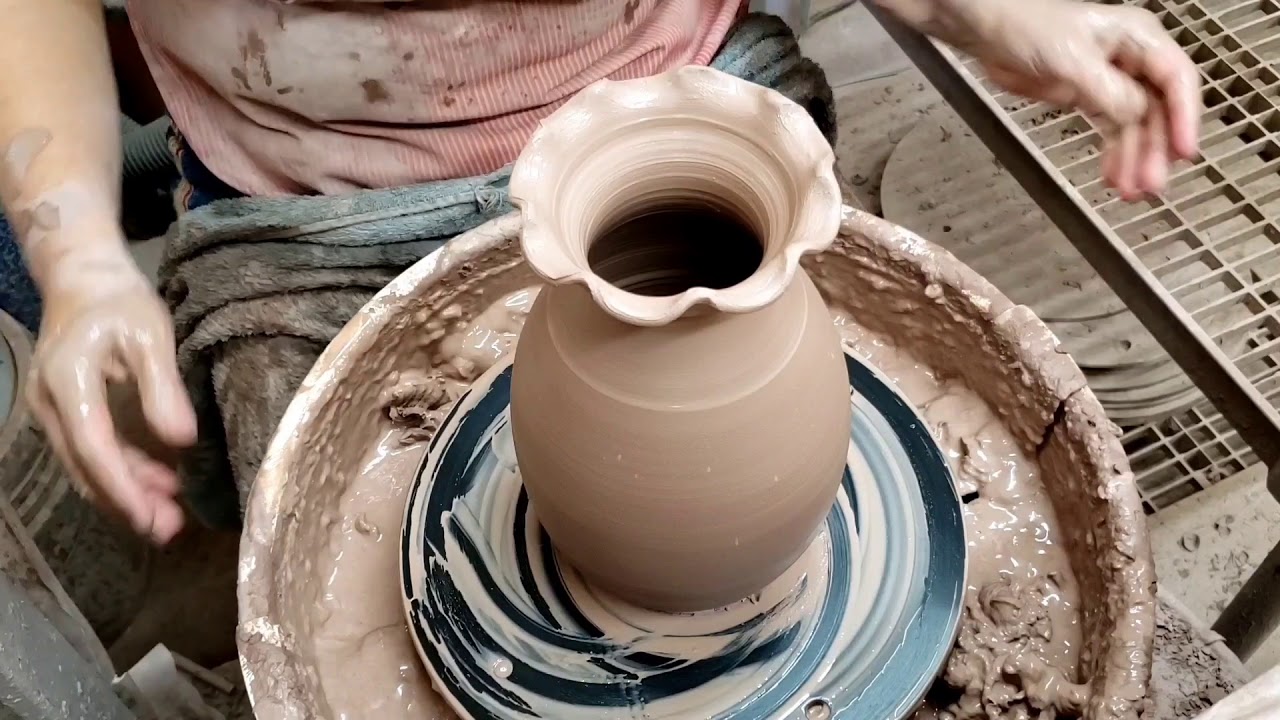 Making a Vase - YouTube