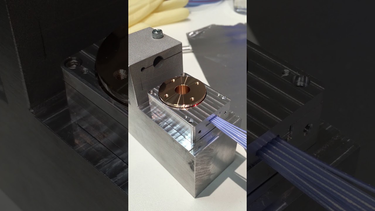 Piezo rotation table (stick slip principle) - YouTube