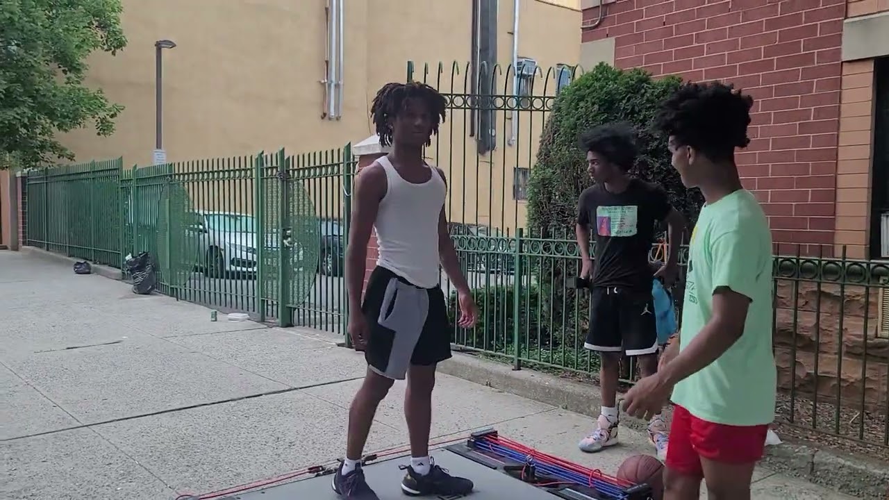 Leg day is my day!! @DEMARJAY SMITH - YouTube