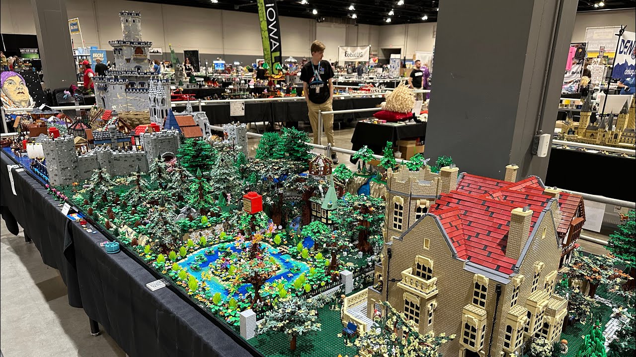 LEGO Overlook Castle - Brickworld Chicago 2024 - YouTube