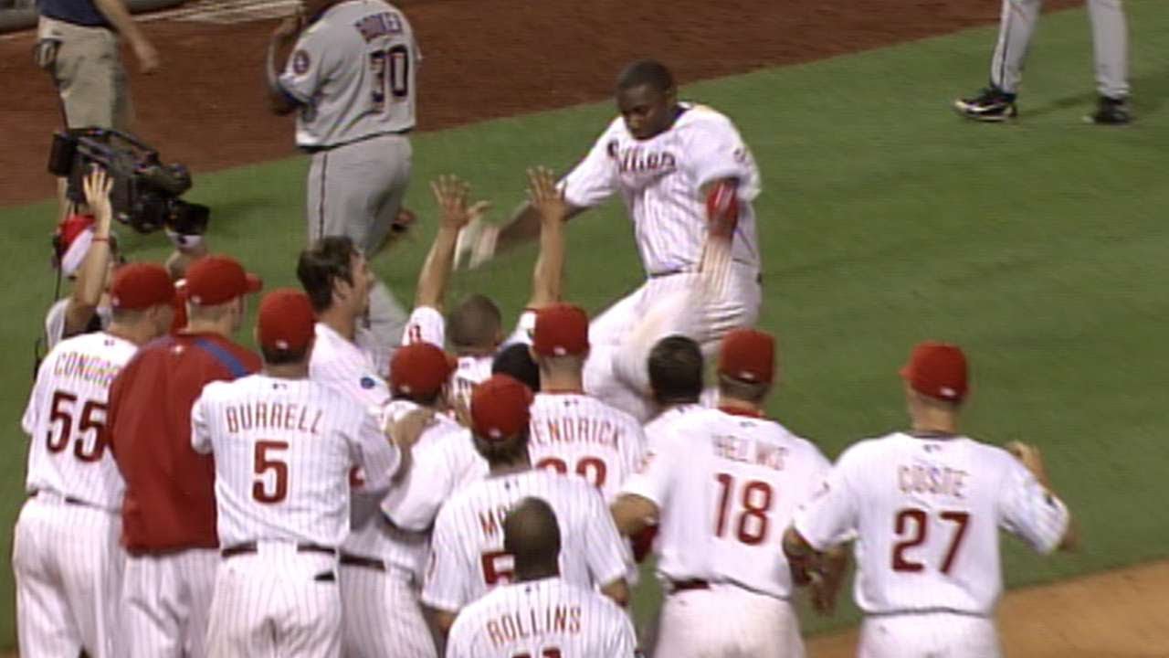 Ryan Howard hits walk-off home run in 14th - YouTube