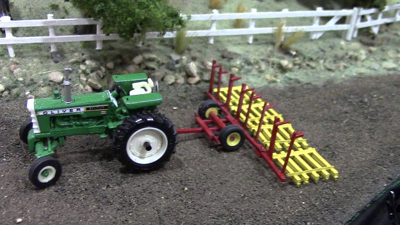 Golonbeski Farm Display at the 2014 St. Louis Farm Toy Show - YouTube