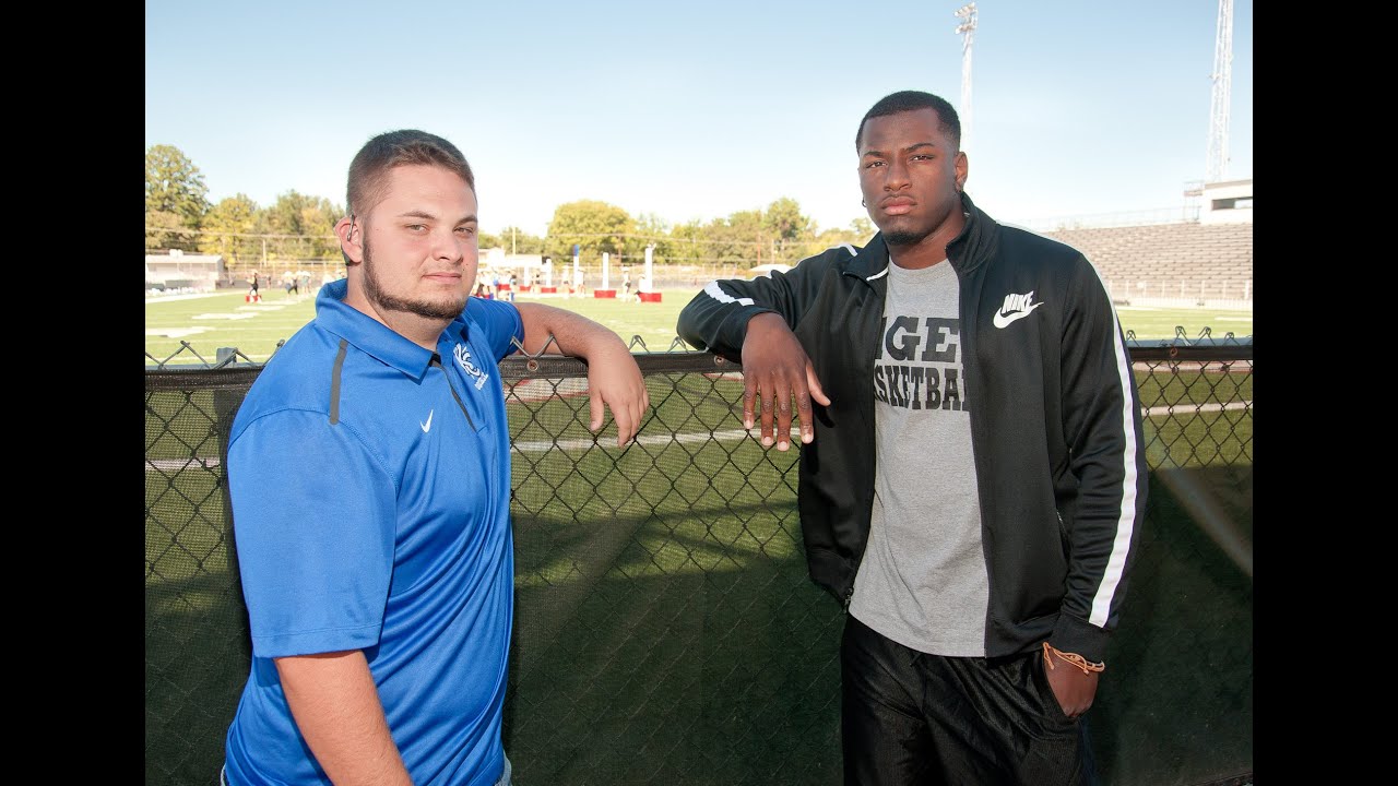 Deaf college football player tackles sport with determination, help of ...