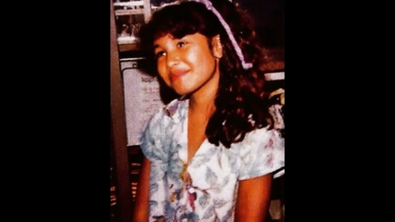 Young Selena singing Fellings - YouTube