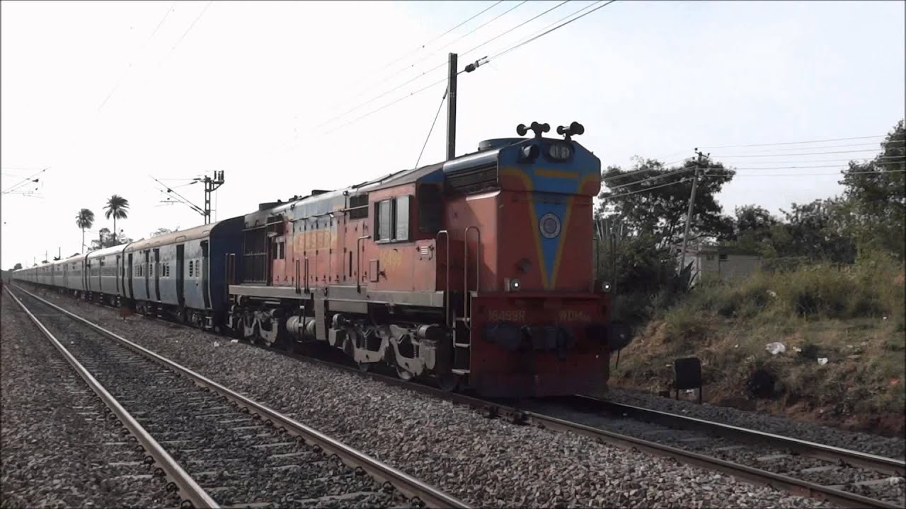 CSTM CAPE JAYANTI JANATA EXPRESS ENTERS WHITE FEILD - YouTube