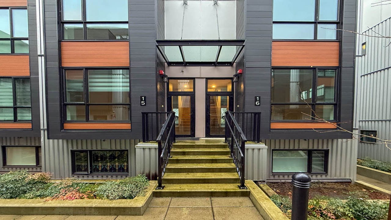 Unfurnished townhouse in Commercial Drive East Vancouver 3 beds 3 baths ...