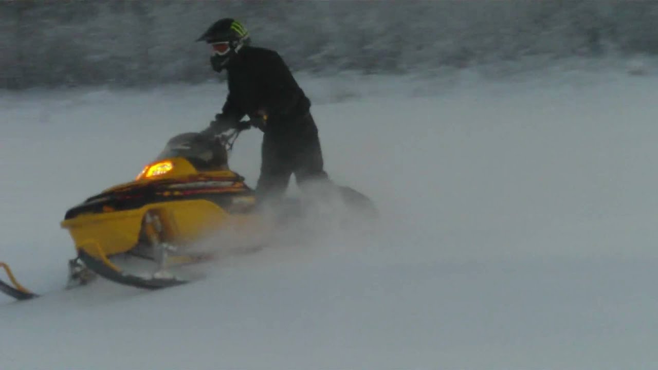 Ski-Doo mxz 800 2002 powder! - YouTube