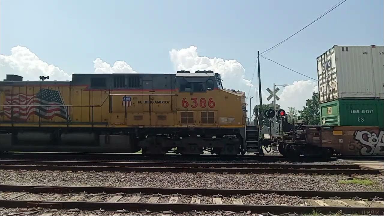 Union pacific intermodal train - YouTube
