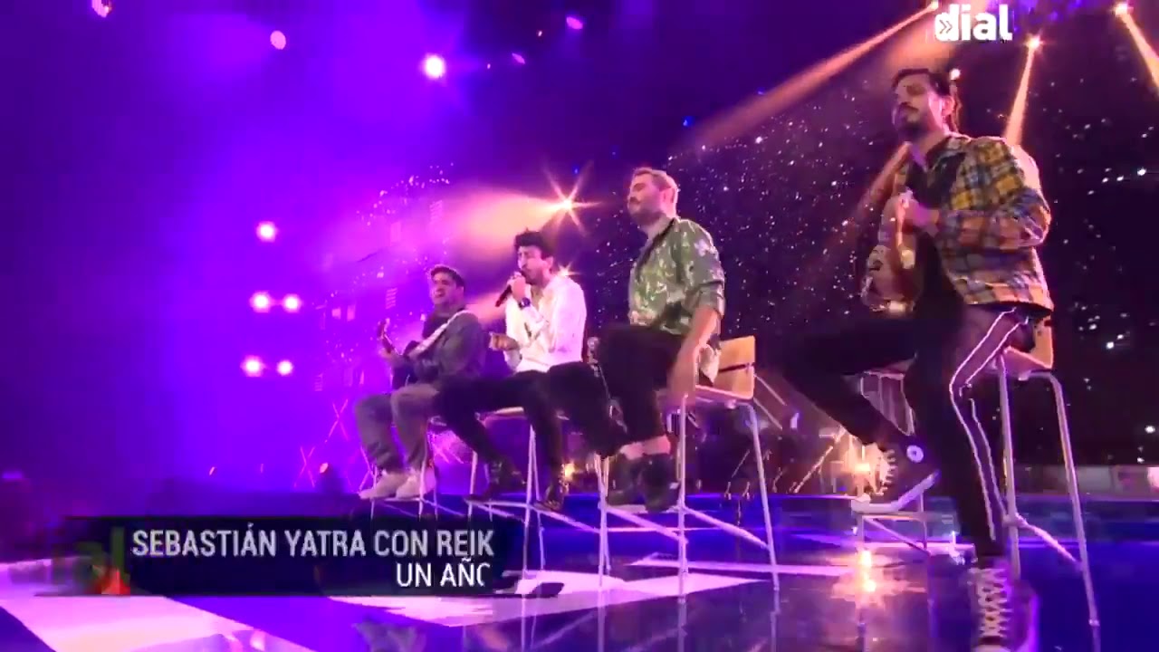 Un año - Sebastián Yatra y Reik (en vivo desde los premios Dial) - YouTube