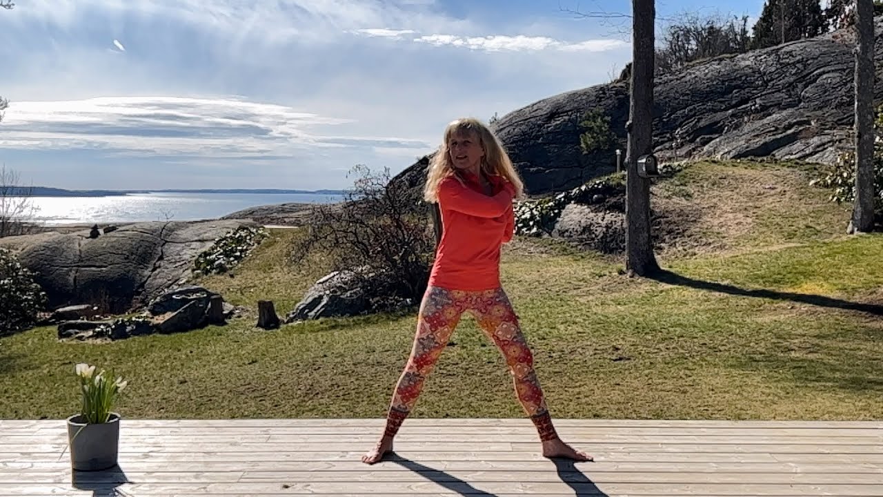 Pretzel Squat | Sensing Yoga - YouTube