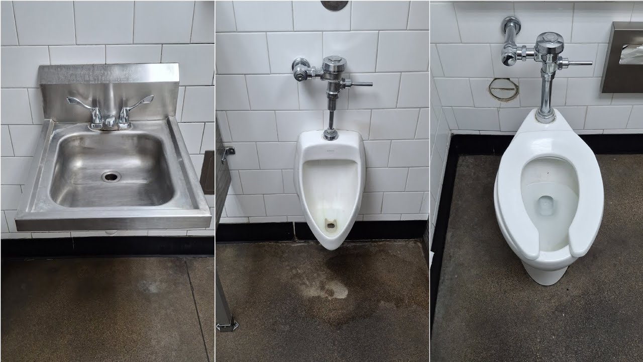 Carl's Jr. Men's Restroom. - YouTube