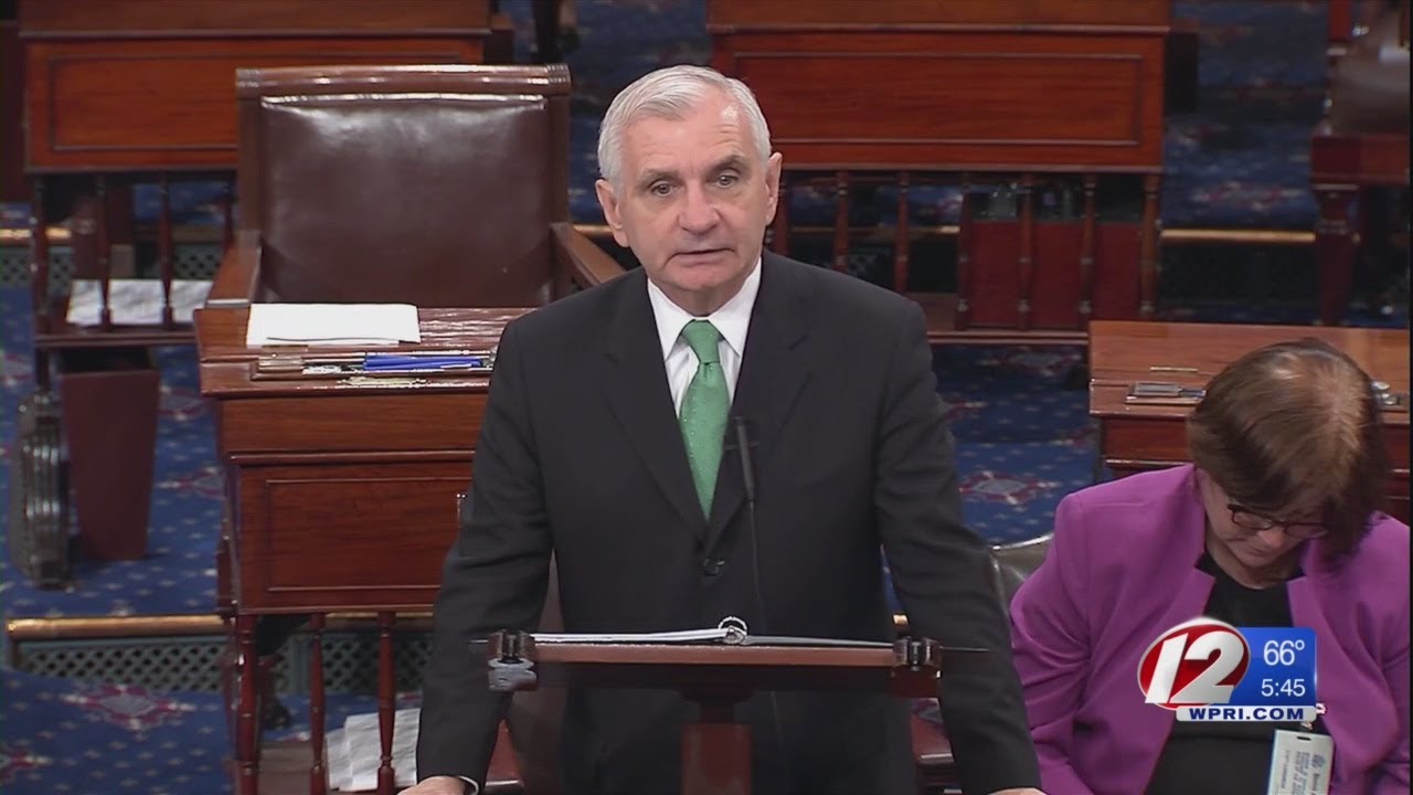 Senator Reed Seeks To Expand 600 Per Week Insurance Youtube