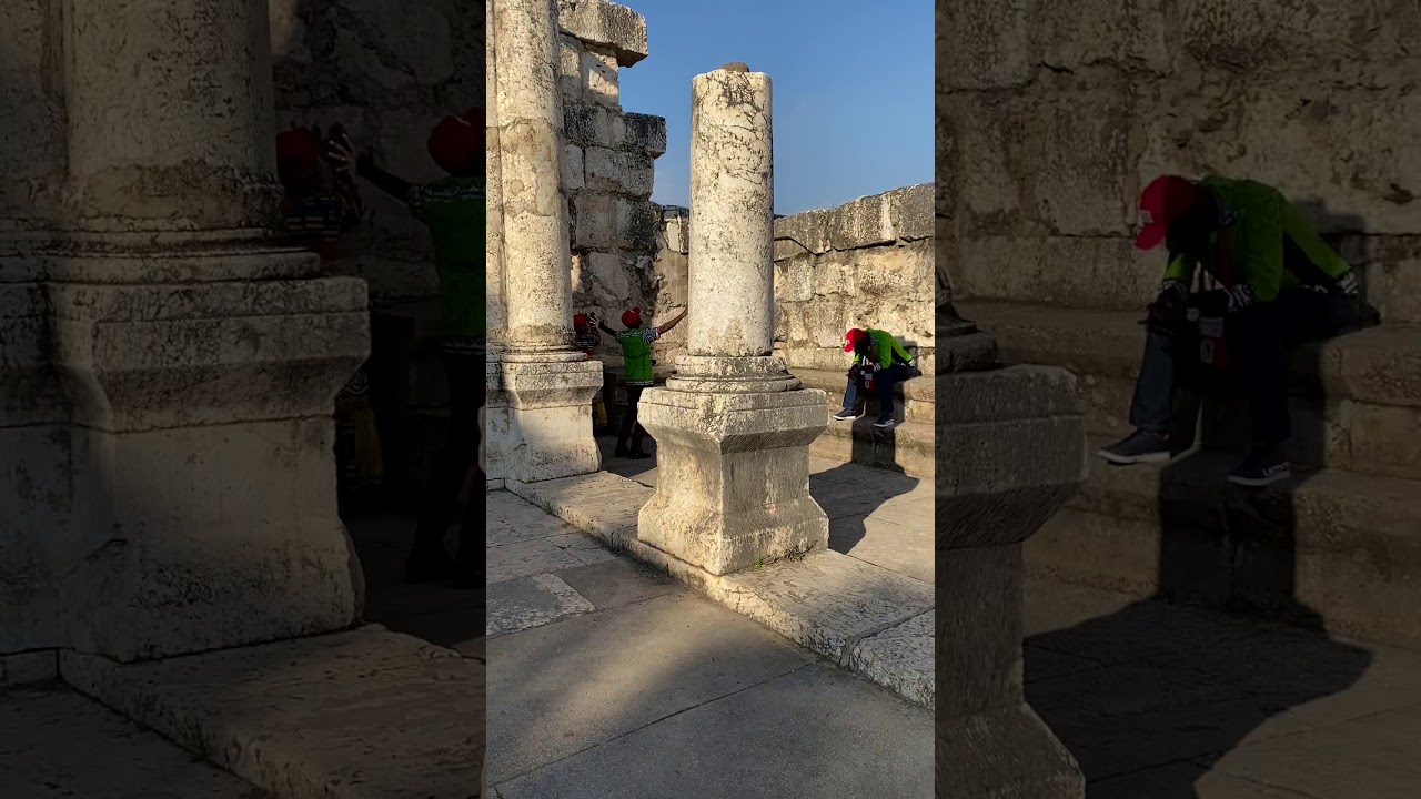 African church group chanting prayer - YouTube