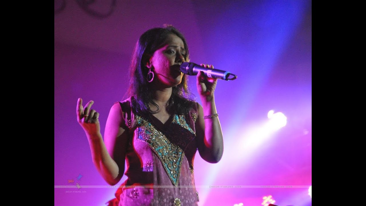 Playback Singer Mahalaxmi Iyer Live Performance Kabhi Shaam Dhaley ...