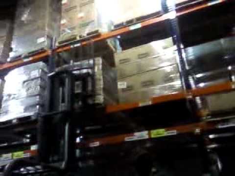 Must see pallet falls on guy - YouTube