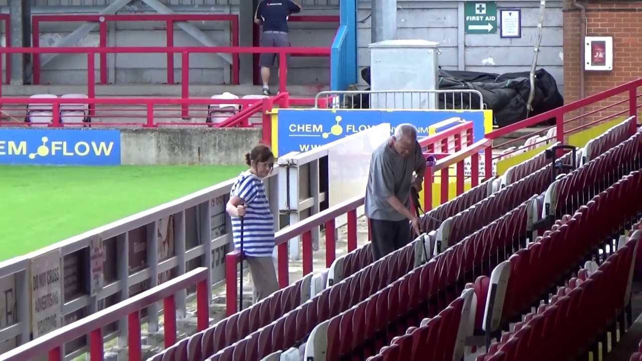 AFC Wimbledon's volunteers get the ground ready - YouTube