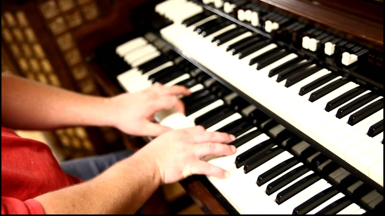 Gus Farmer Plays the Hammond Organ - YouTube