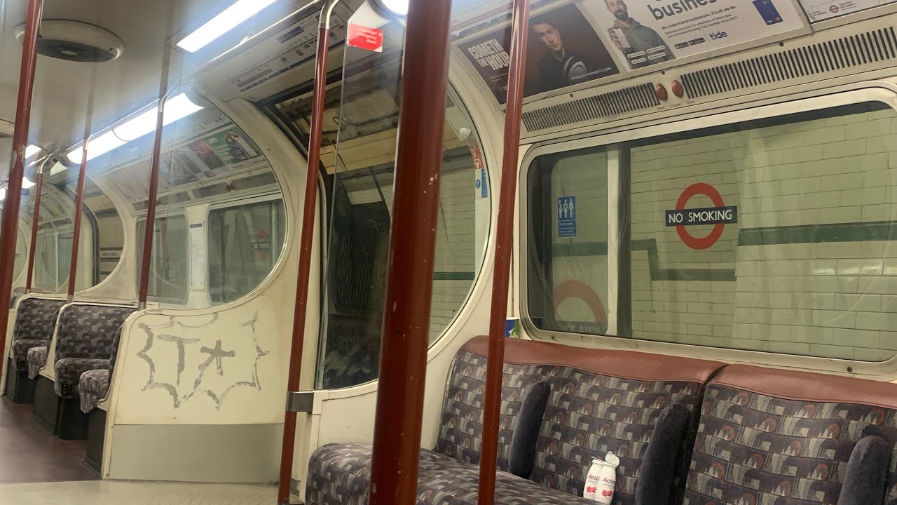 Bakerloo Line 1972 stock 3535 journey from Queens Park to Paddington ...