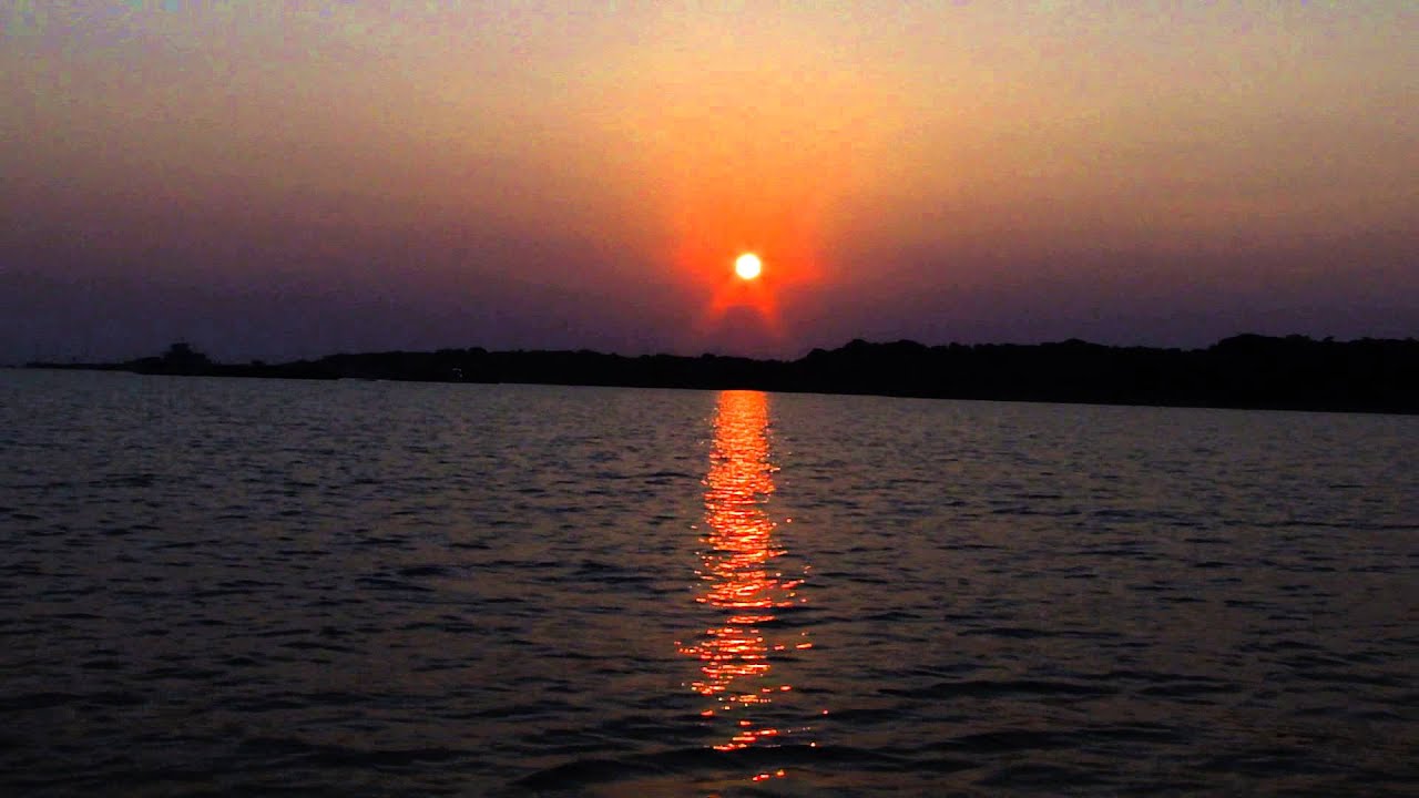 POR DO SOL NO LAGO DE TEFÉ - AMAZÔNIA - YouTube